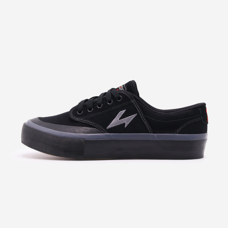 รองเท้าผ้าใบ Breaker XSB สีดำ I Beaker-shoes.com